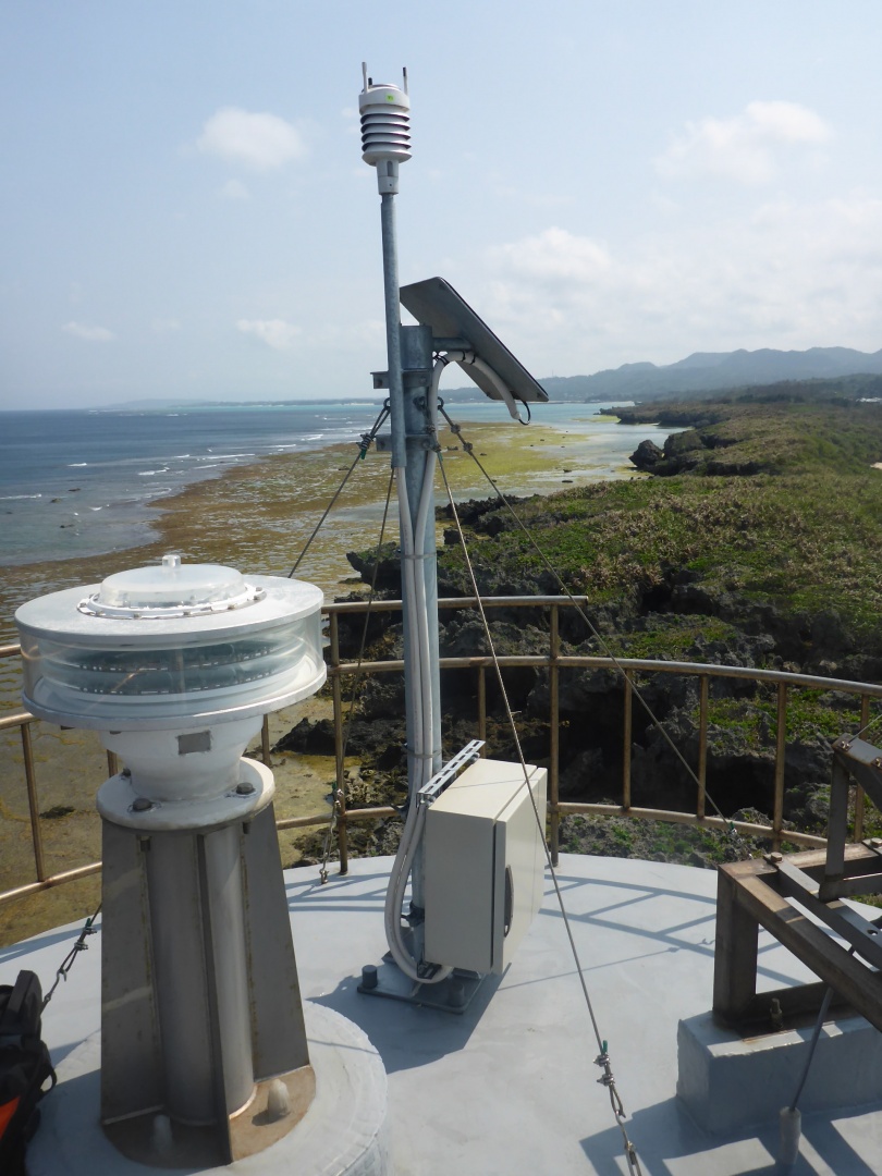 Weather station at Bisezaki light house, 備瀬崎灯台ウェザーステーション気象観測装置(2015.03. ...