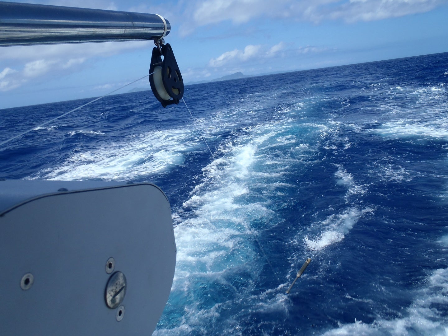 Research voyage by Tonan-maru, 図南丸による調査航海 （2015.05.18 & 05.19） | OIST ...