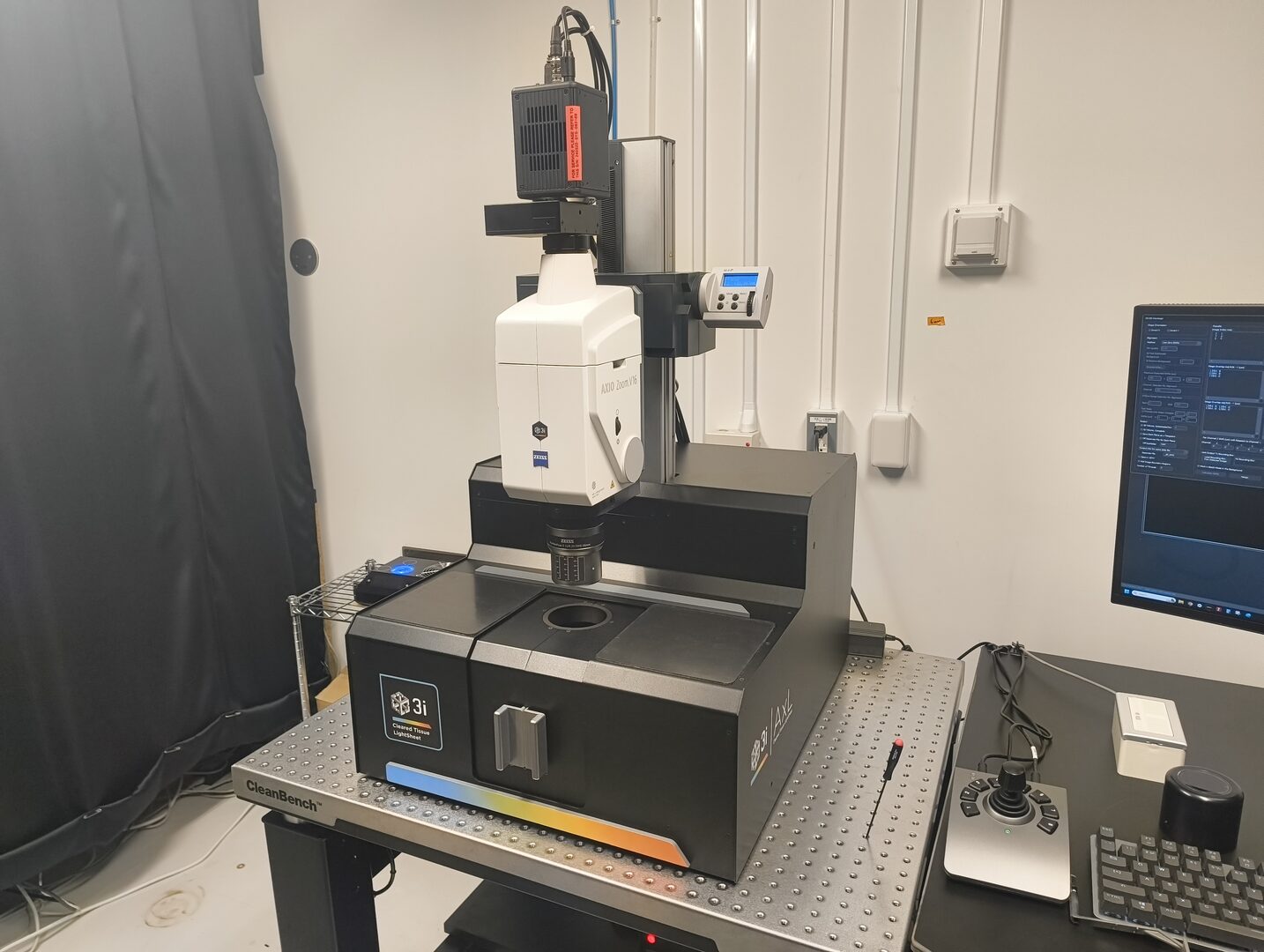 Light microscope | OIST Groups